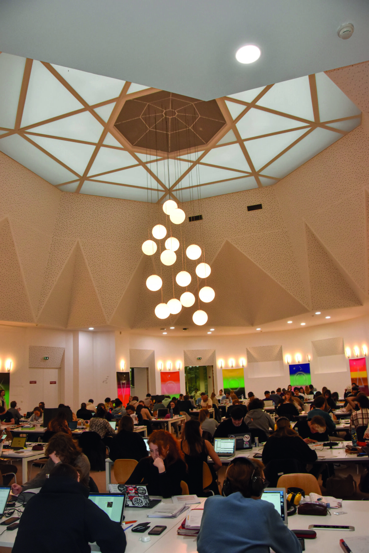 La bibliothèque de Sciences-Po Lille nommée meilleure bibliothèque de ...