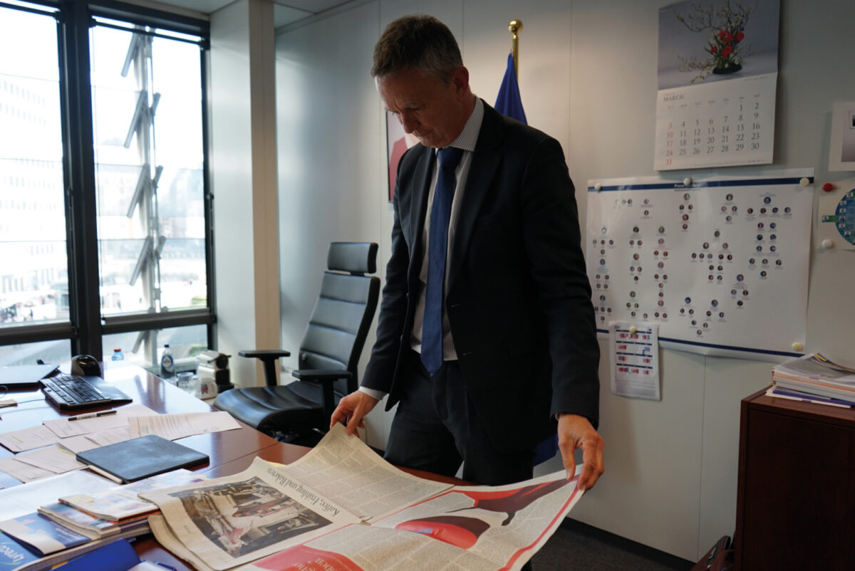 Le regard d’Eric Mamer, porte-parole de la Commission européenne sur le ...